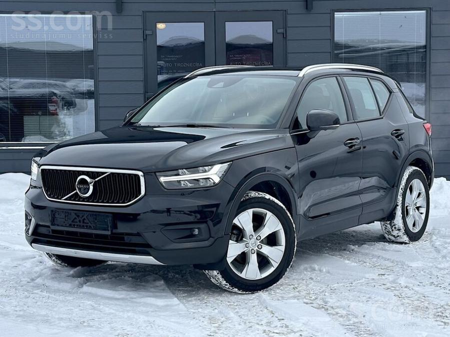 Black Volvo XC40 2021 in Jelgava, with an engine capacity of 1.50 L and mileage of 199 thousand km for 18900 €, photo 3 on AUTOMOTO.COM.LV