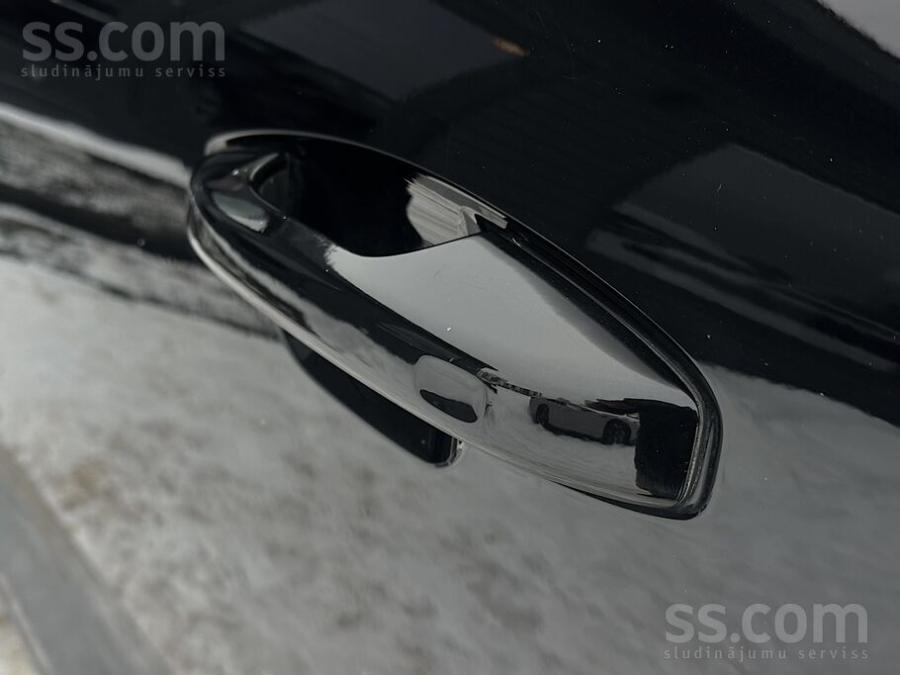 Black Volvo XC40 2021 in Jelgava, with an engine capacity of 1.50 L and mileage of 199 thousand km for 18900 €, photo 21 on AUTOMOTO.COM.LV