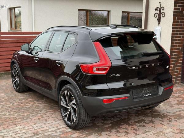 Melns Volvo XC40 2021 Šauļi, ar dzinēja tilpumu 1.48 L un nobraukumu 173 tūkst. km par 21990 €, foto 7 vietnē AUTOMOTO.COM.LV