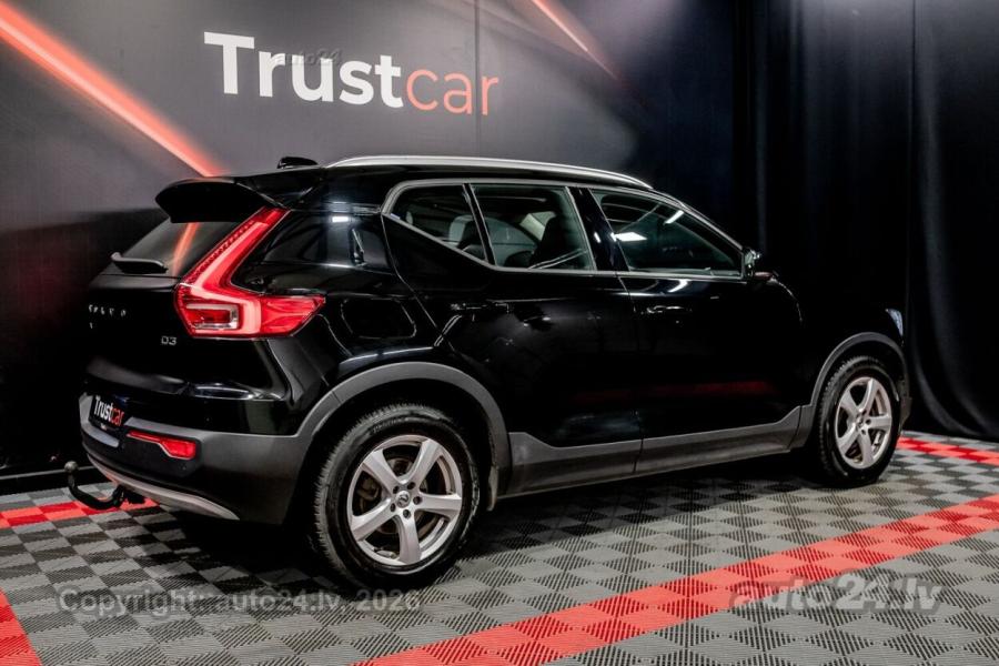 Black Volvo XC40 2021 in Parnu, with an engine capacity of 2.00 L and mileage of 214 thousand km for 16900 €, photo 7 on AUTOMOTO.COM.LV