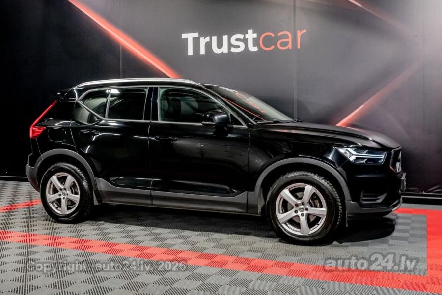 Black Volvo XC40 2021 in Parnu, with an engine capacity of 2.00 L and mileage of 214 thousand km for 16900 €, photo 9 on AUTOMOTO.COM.LV