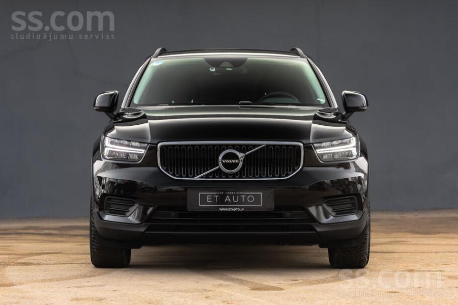Black Volvo XC40 2021 in Jelgava, with an engine capacity of 1.50 L and mileage of 226 thousand km for 15500 €, photo 2 on AUTOMOTO.COM.LV