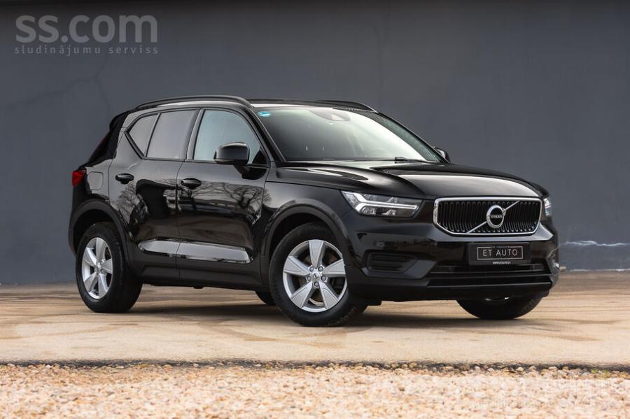 Black Volvo XC40 2021 in Jelgava, with an engine capacity of 1.50 L and mileage of 226 thousand km for 15500 €, photo 3 on AUTOMOTO.COM.LV