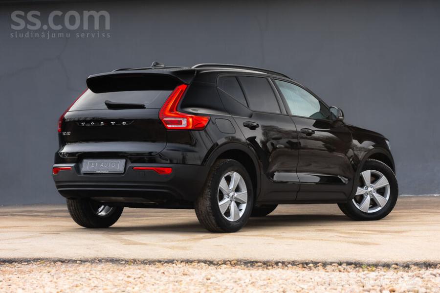 Black Volvo XC40 2021 in Jelgava, with an engine capacity of 1.50 L and mileage of 226 thousand km for 15500 €, photo 5 on AUTOMOTO.COM.LV