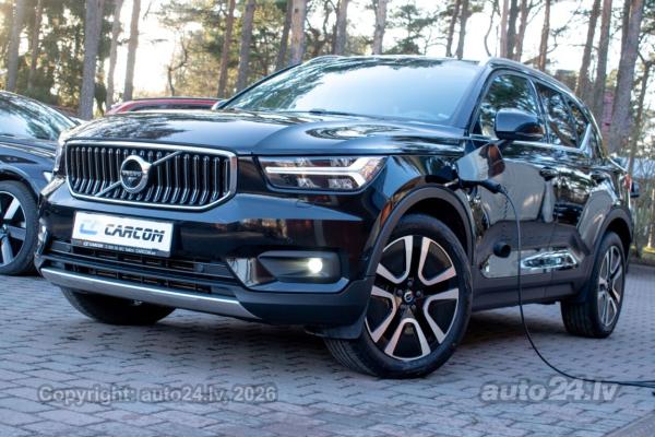 Black Volvo XC40 2021 in Tallinn, with an engine capacity of 1.50 L and mileage of 111 thousand km for 26890 €, photo 1 on AUTOMOTO.COM.LV