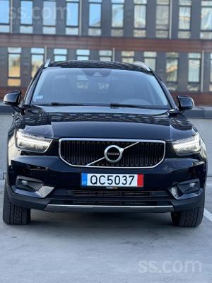 Black Volvo XC40 2021 in Riga, with an engine capacity of 2.00 L and mileage of 167 thousand km for 19900 €, photo 3 on AUTOMOTO.COM.LV
