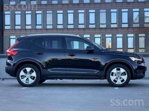 Black Volvo XC40 2021 in Riga, with an engine capacity of 2.00 L and mileage of 167 thousand km for 19900 €, photo 9 on AUTOMOTO.COM.LV