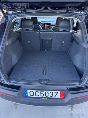 Black Volvo XC40 2021 in Riga, with an engine capacity of 2.00 L and mileage of 167 thousand km for 19900 €, photo 15 on AUTOMOTO.COM.LV