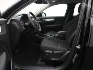 Black Volvo XC40 2021 in Vilnius, with an engine capacity of 1.50 L and mileage of 185 thousand km for 18399 €, photo 5 on AUTOMOTO.COM.LV