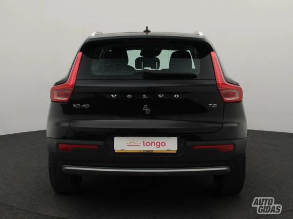 Black Volvo XC40 2021 in Vilnius, with an engine capacity of 1.50 L and mileage of 185 thousand km for 18399 €, photo 5 on AUTOMOTO.COM.LV