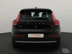 Black Volvo XC40 2021 in Vilnius, with an engine capacity of 1.50 L and mileage of 185 thousand km for 18399 €, photo 6 on AUTOMOTO.COM.LV