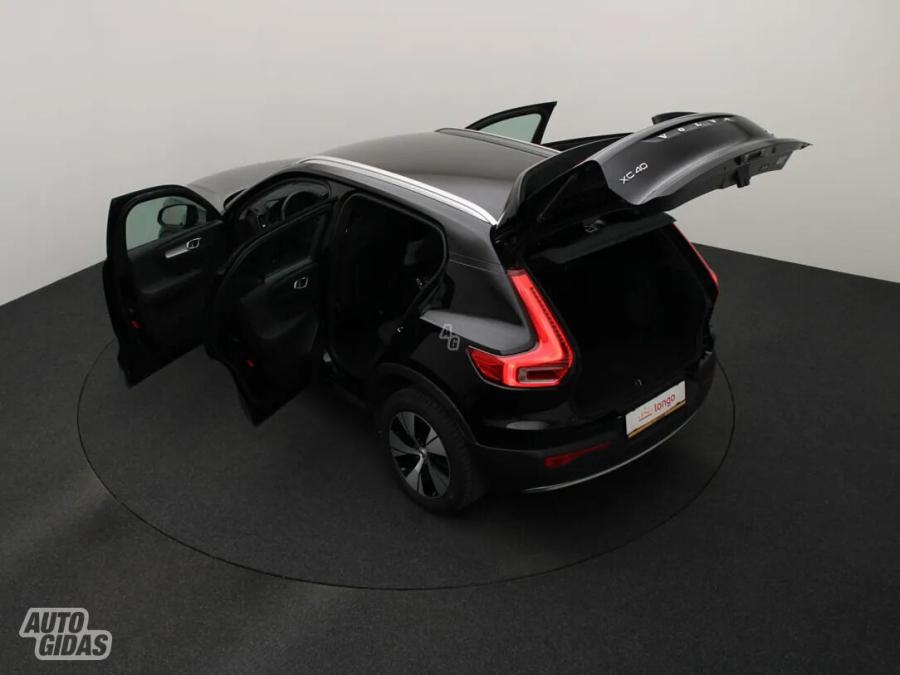 Black Volvo XC40 2021 in Vilnius, with an engine capacity of 1.50 L and mileage of 185 thousand km for 18399 €, photo 14 on AUTOMOTO.COM.LV