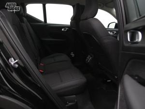 Black Volvo XC40 2021 in Vilnius, with an engine capacity of 1.50 L and mileage of 185 thousand km for 18399 €, photo 16 on AUTOMOTO.COM.LV