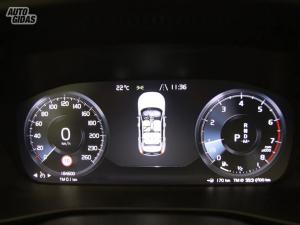 Black Volvo XC40 2021 in Vilnius, with an engine capacity of 1.50 L and mileage of 185 thousand km for 18399 €, photo 20 on AUTOMOTO.COM.LV