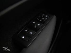 Black Volvo XC40 2021 in Vilnius, with an engine capacity of 1.50 L and mileage of 185 thousand km for 18399 €, photo 26 on AUTOMOTO.COM.LV
