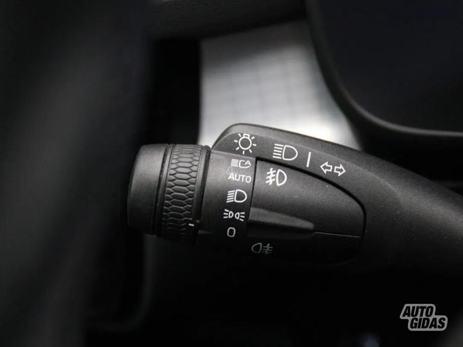 Black Volvo XC40 2021 in Vilnius, with an engine capacity of 1.50 L and mileage of 185 thousand km for 18399 €, photo 27 on AUTOMOTO.COM.LV