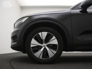 Black Volvo XC40 2021 in Vilnius, with an engine capacity of 1.50 L and mileage of 185 thousand km for 18399 €, photo 28 on AUTOMOTO.COM.LV