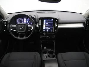 Black Volvo XC40 2021 in Vilnius, with an engine capacity of 1.50 L and mileage of 202 thousand km for 19399 €, photo 3 on AUTOMOTO.COM.LV