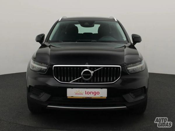 Black Volvo XC40 2021 in Vilnius, with an engine capacity of 1.50 L and mileage of 202 thousand km for 19399 €, photo 3 on AUTOMOTO.COM.LV