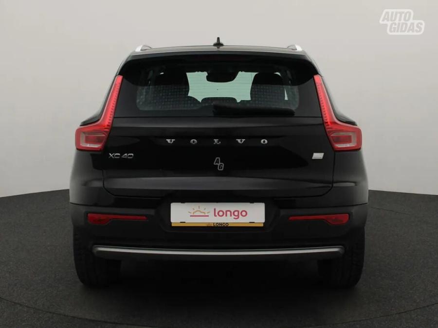 Black Volvo XC40 2021 in Vilnius, with an engine capacity of 1.50 L and mileage of 202 thousand km for 19399 €, photo 6 on AUTOMOTO.COM.LV