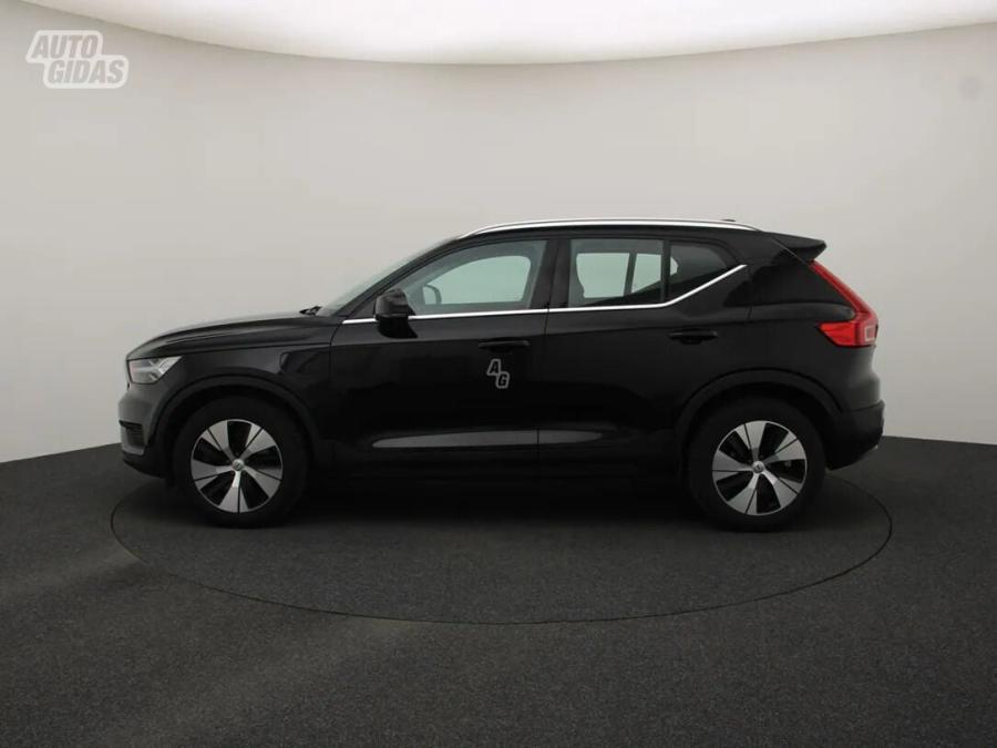 Black Volvo XC40 2021 in Vilnius, with an engine capacity of 1.50 L and mileage of 202 thousand km for 19399 €, photo 7 on AUTOMOTO.COM.LV