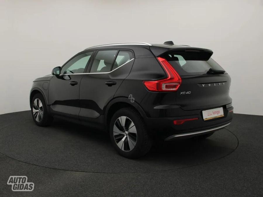 Black Volvo XC40 2021 in Vilnius, with an engine capacity of 1.50 L and mileage of 202 thousand km for 19399 €, photo 8 on AUTOMOTO.COM.LV