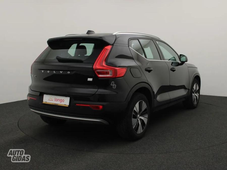 Black Volvo XC40 2021 in Vilnius, with an engine capacity of 1.50 L and mileage of 202 thousand km for 19399 €, photo 9 on AUTOMOTO.COM.LV