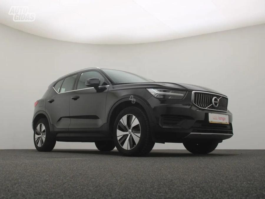 Black Volvo XC40 2021 in Vilnius, with an engine capacity of 1.50 L and mileage of 202 thousand km for 19399 €, photo 12 on AUTOMOTO.COM.LV