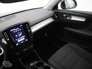 Black Volvo XC40 2021 in Vilnius, with an engine capacity of 1.50 L and mileage of 202 thousand km for 19399 €, photo 22 on AUTOMOTO.COM.LV
