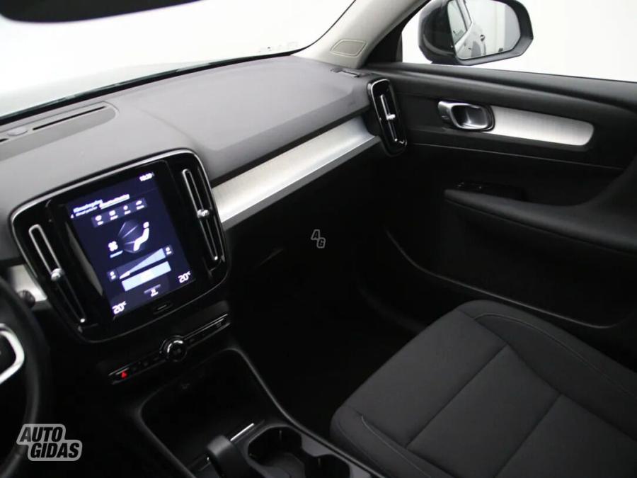 Black Volvo XC40 2021 in Vilnius, with an engine capacity of 1.50 L and mileage of 202 thousand km for 19399 €, photo 22 on AUTOMOTO.COM.LV