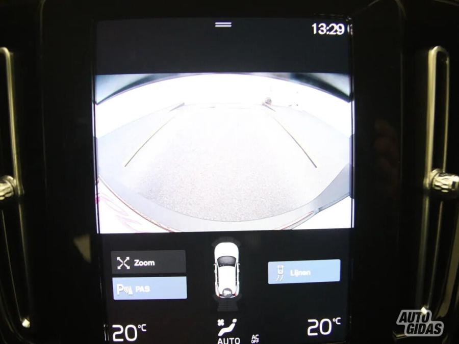 Black Volvo XC40 2021 in Vilnius, with an engine capacity of 1.50 L and mileage of 202 thousand km for 19399 €, photo 26 on AUTOMOTO.COM.LV