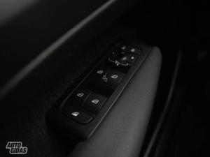 Black Volvo XC40 2021 in Vilnius, with an engine capacity of 1.50 L and mileage of 202 thousand km for 19399 €, photo 27 on AUTOMOTO.COM.LV
