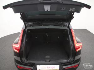 Black Volvo XC40 2021 in Vilnius, with an engine capacity of 1.50 L and mileage of 202 thousand km for 19399 €, photo 32 on AUTOMOTO.COM.LV