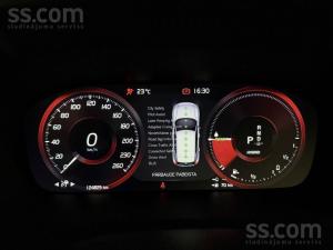 Black Volvo XC40 2021 in Riga, with an engine capacity of 1.50 L and mileage of 125 thousand km for 25900 €, photo 3 on AUTOMOTO.COM.LV