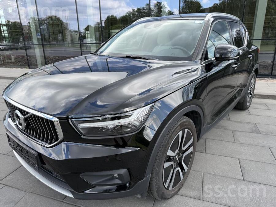 Black Volvo XC40 2021 in Riga, with an engine capacity of 1.50 L and mileage of 125 thousand km for 25900 €, photo 18 on AUTOMOTO.COM.LV