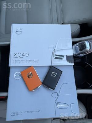 Black Volvo XC40 2021 in Riga, with an engine capacity of 1.50 L and mileage of 125 thousand km for 25900 €, photo 25 on AUTOMOTO.COM.LV