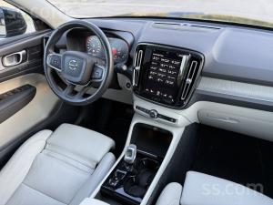 Black Volvo XC40 2021 in Riga, with an engine capacity of 1.50 L and mileage of 125 thousand km for 25900 €, photo 29 on AUTOMOTO.COM.LV