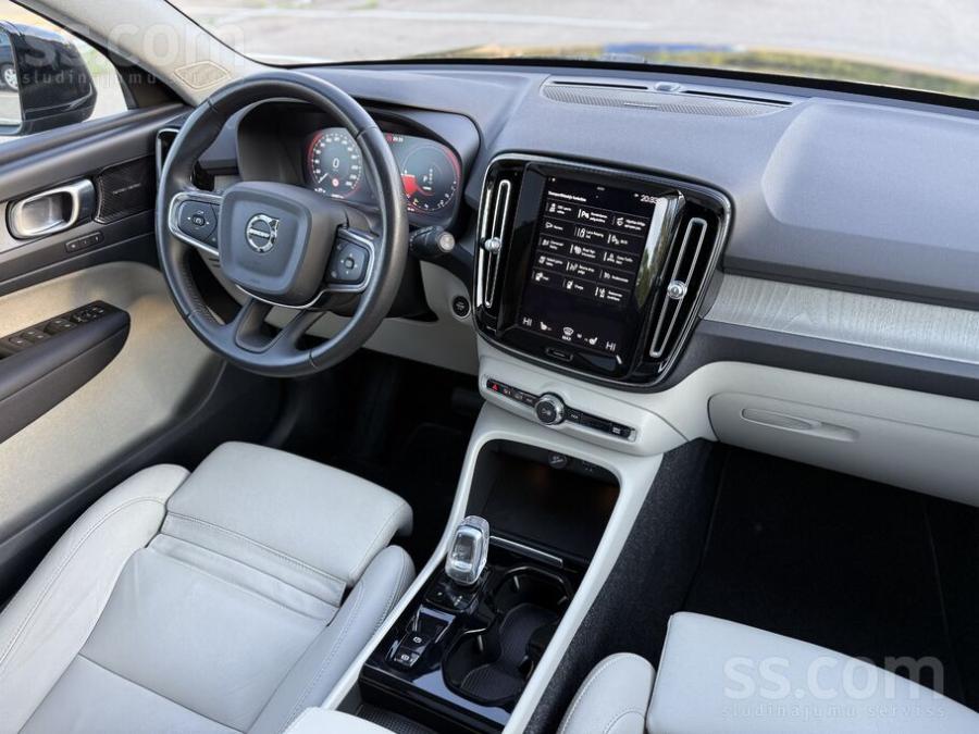 Black Volvo XC40 2021 in Riga, with an engine capacity of 1.50 L and mileage of 125 thousand km for 25900 €, photo 29 on AUTOMOTO.COM.LV