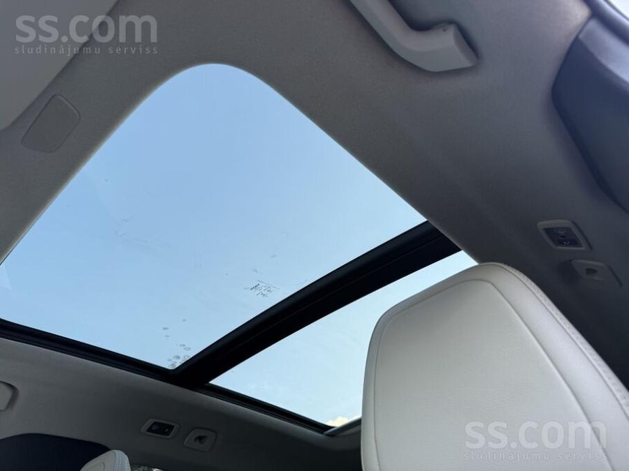 Black Volvo XC40 2021 in Riga, with an engine capacity of 1.50 L and mileage of 125 thousand km for 25900 €, photo 30 on AUTOMOTO.COM.LV