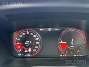 Black Volvo XC40 2021 in Riga, with an engine capacity of 1.50 L and mileage of 125 thousand km for 25900 €, photo 31 on AUTOMOTO.COM.LV