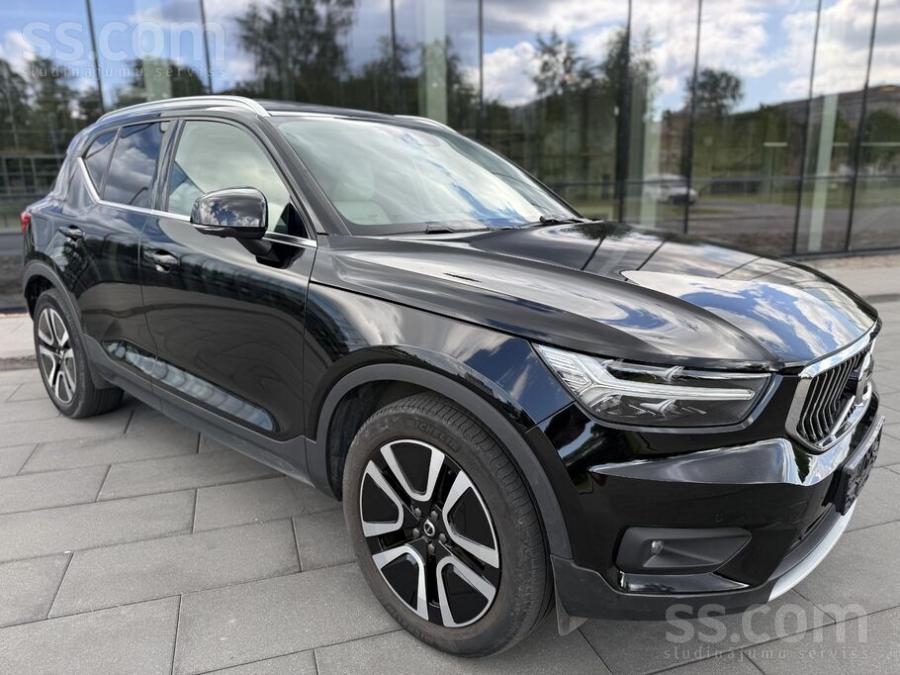 Black Volvo XC40 2021 in Riga, with an engine capacity of 1.50 L and mileage of 125 thousand km for 25900 €, photo 33 on AUTOMOTO.COM.LV