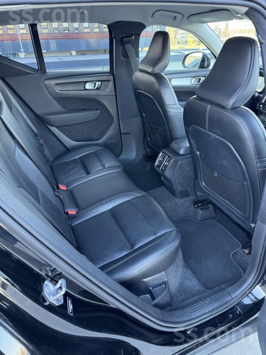 Melns Volvo XC40 2021 Rīga, ar dzinēja tilpumu 2.00 L un nobraukumu 167 tūkst. km par 17900 €, foto 11 vietnē AUTOMOTO.COM.LV