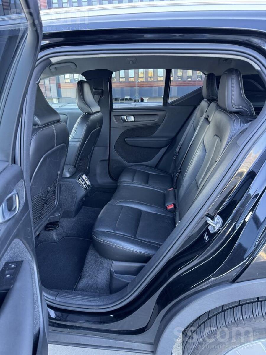 Melns Volvo XC40 2021 Rīga, ar dzinēja tilpumu 2.00 L un nobraukumu 167 tūkst. km par 17900 €, foto 13 vietnē AUTOMOTO.COM.LV