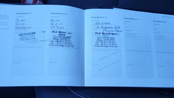 Black Volvo XC40 2021 in Riga, with an engine capacity of 1.50 L and mileage of 163 thousand km for 20500 €, photo 10 on AUTOMOTO.COM.LV