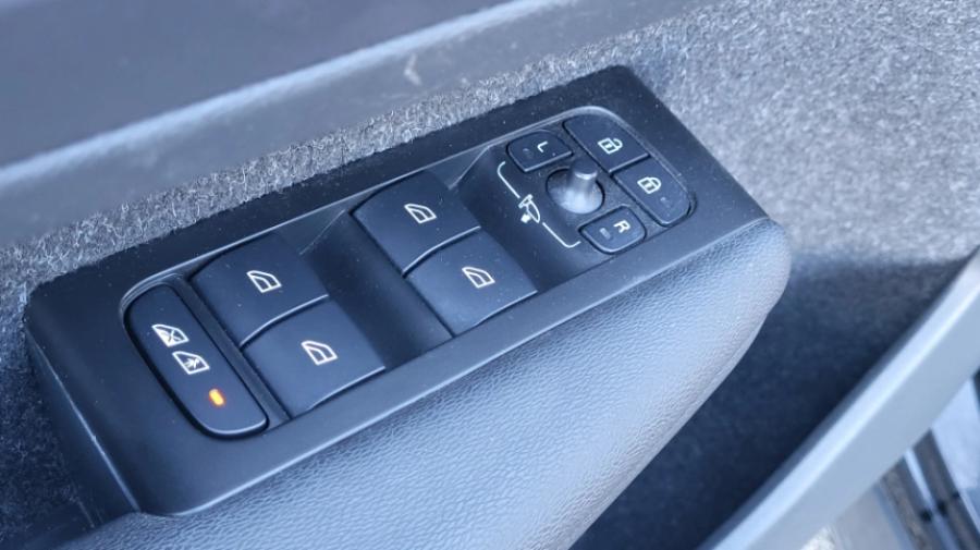 Melns Volvo XC40 2021 Rīga, ar dzinēja tilpumu 1.50 L un nobraukumu 163 tūkst. km par 20500 €, foto 13 vietnē AUTOMOTO.COM.LV