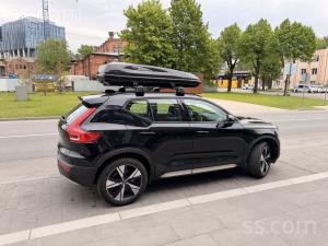 Black Volvo XC40 2021 in Riga, with an engine capacity of 1.50 L and mileage of 217 thousand km for 20750 €, photo 5 on AUTOMOTO.COM.LV
