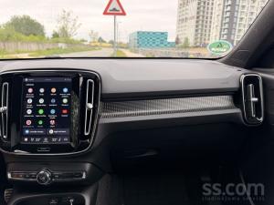 Black Volvo XC40 2021 in Riga, with an engine capacity of 1.50 L and mileage of 217 thousand km for 20750 €, photo 8 on AUTOMOTO.COM.LV