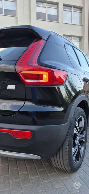 Black Volvo XC40 2021 in Telschi, with an engine capacity of 1.48 L and mileage of 59 thousand km for 24500 €, photo 17 on AUTOMOTO.COM.LV