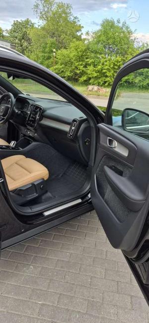 Black Volvo XC40 2021 in Telschi, with an engine capacity of 1.48 L and mileage of 59 thousand km for 24500 €, photo 21 on AUTOMOTO.COM.LV