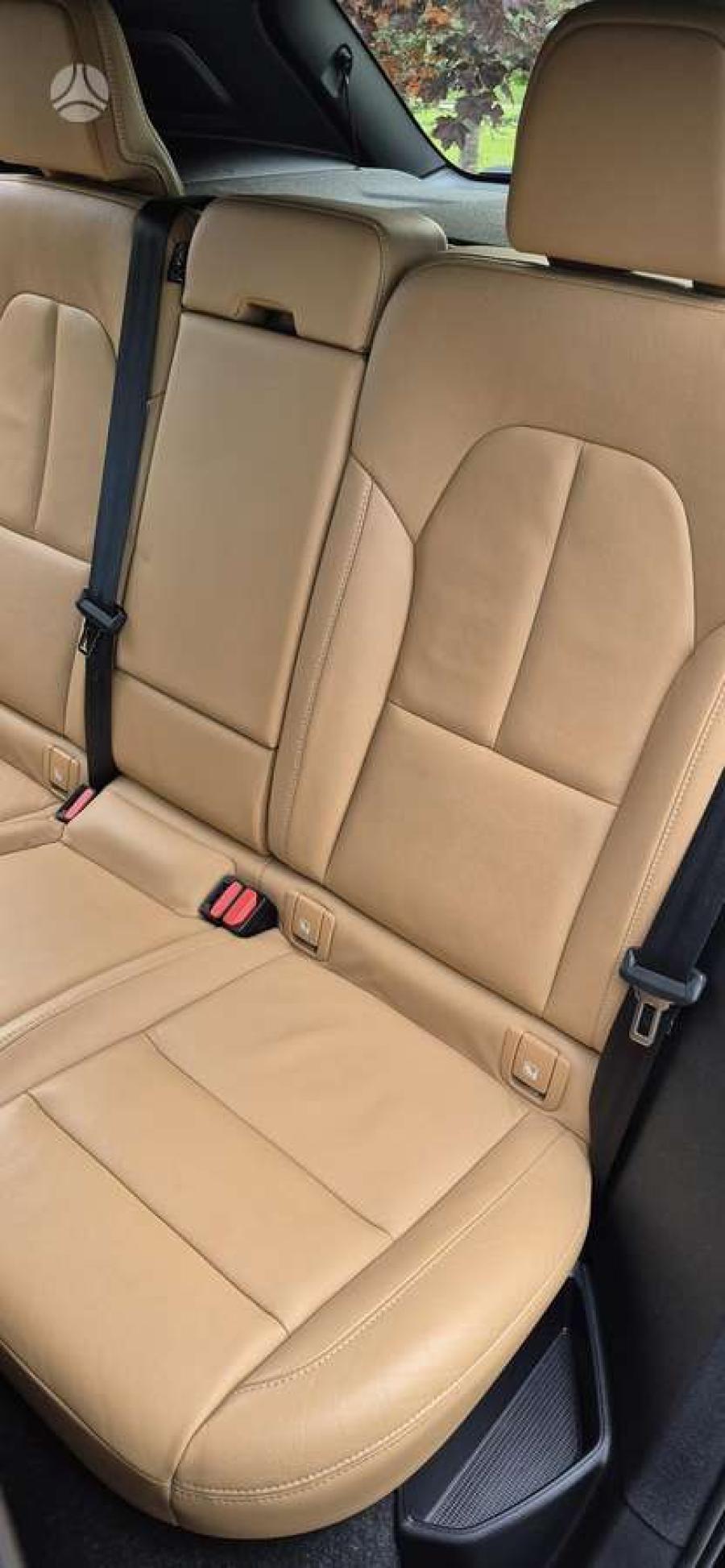 Black Volvo XC40 2021 in Telschi, with an engine capacity of 1.48 L and mileage of 59 thousand km for 24500 €, photo 27 on AUTOMOTO.COM.LV